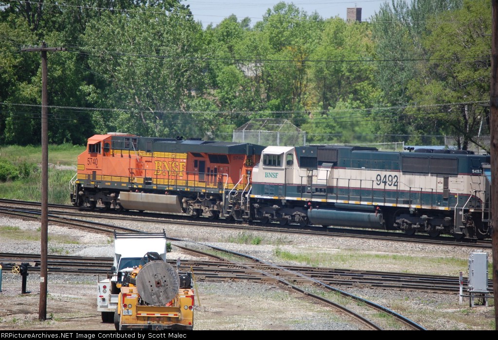 BNSF 5740 & 9492